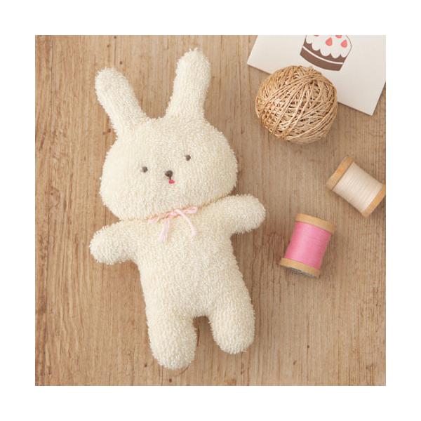 商品特徴●キット内容：実物大型紙、オーガニックコットン生地、オーガニック刺しゅう糸、鳴き笛、レシピ※わたは別売りです●用意するもの：オーガニックわたわた約7g(H434-301)または手芸わた、オーガニックコットン手ぬい糸(H434-302...