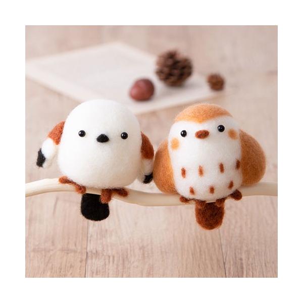 ●キット内容 : アクレーヌ・目・テキスト●完成サイズ ： しまエナガ　高さ　約６cmふくらスズメ　高さ　約６.５cm※ニードルの刺し具合によって大きさは変わります。●用意するもの： フェルティング用ニードル極細・フェルティング用マット ま...