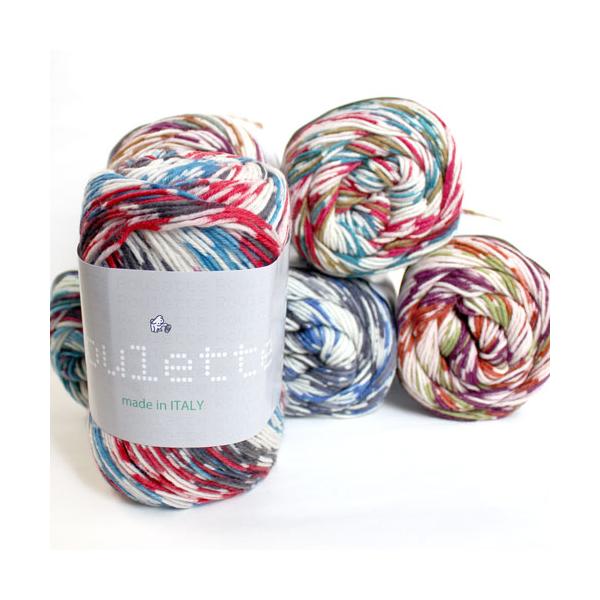 ●品質構成：ウール　75％、ナイロン　25％●棒針標準ゲージ：20〜21目・27〜28段●仕立（糸長）：100g　約260m●棒針（号）：6〜8●金属かぎ針（号）：6/0〜8/0●糸使用量（平均）：婦人プルオーバー　4玉、婦人カーディガン　...