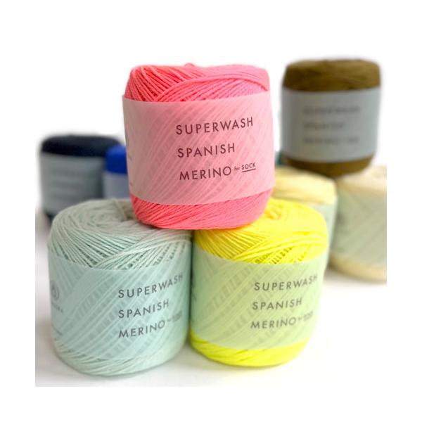 ●品質構成：ウール（スパニッシュメリノウール）　80％、ナイロン　20％●棒針標準ゲージ：30〜33目・42〜45段●かぎ針標準ゲージ：-----●仕立（糸長）：50ｇ　約212ｍ●棒針（号）：（標準）1〜3、（ソックス）0〜1●金属かぎ針...