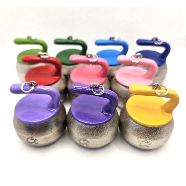 カーリングベルのミニサイズができました。重さも6分の1，厚さも1.5ｍｍ持ち運びもでき、鞄などにつけることができます。摩擦により色が剥げることがあります。メッキを施していますが、鉄鉄製品なので水分でさびる場合がございます。写真に写っています...