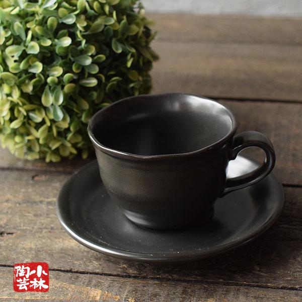 正規で売れない、ちょっと訳あり品をお安くご提供します。【　サイズ　】　カップ：直径：9.0（最大：11.5）×高さ：6.5cm　　　　　　　ソーサー：直径：14.5×高さ：2.0cm【　材質　】　陶磁器　440g　200ml【　質感　】　な...