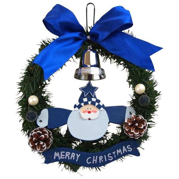 お洒落な街の神戸でデザイナーによって１つ１つ丁寧に手作りされている非常に珍しく希少な国内生産品です。クリスマスリース中央の木製のサンタさんがポイント。メリークリスマスのメッセージとともに、両手を大きく広げて、みんなを大歓迎。リボンの中央に下...