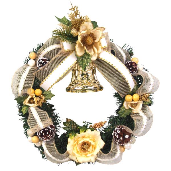 お洒落な街の神戸でデザイナーによって１つ１つ丁寧に手作りされている非常に珍しく希少な国内生産品です。大きなホワイトマグノリアとホワイトローズが上下部に配され、全体にはキラキラ輝くゴールドラメ付きの実物や雪かけ松かさを付けたホワイトクリスマス...