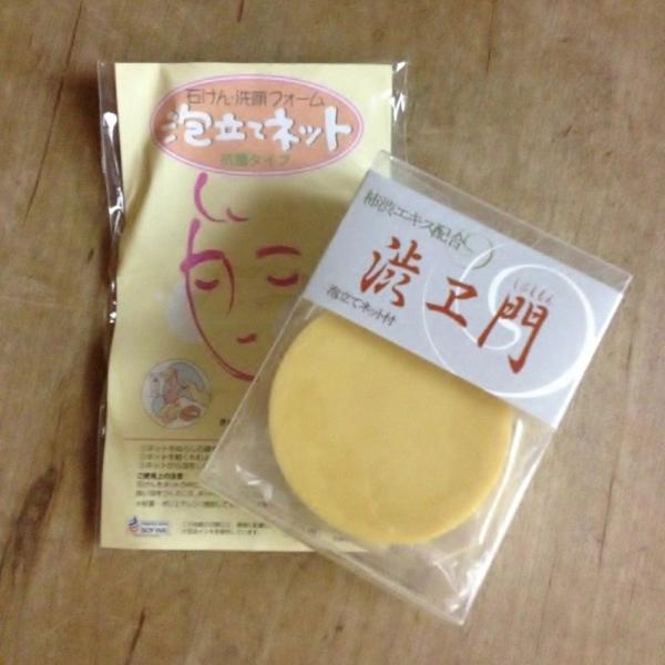 ■製品特徴 国内産の柿から抽出された渋みのあるタンニンエキスが皮膚や肌をやさしく保護します。 天然植物保湿成分配合でしっとり感があり、やさしい泡立ちで洗いあげます。 年齢、足、脇などの気になる部分におすすめ プラセンタとアミノ酸配合！ ■成...