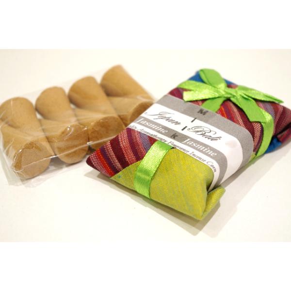 「幻の白いお香」と呼ばれるJEPUN BALIのナチュラルカラーコーンインセンス。「花の精油の王」とも呼ばれるジャスミンは甘美でエキゾチックな香り。お香にすると香りの華やかさは落ち着きますが、精油とはまた違った香りが楽しめます。　香りの強さ...