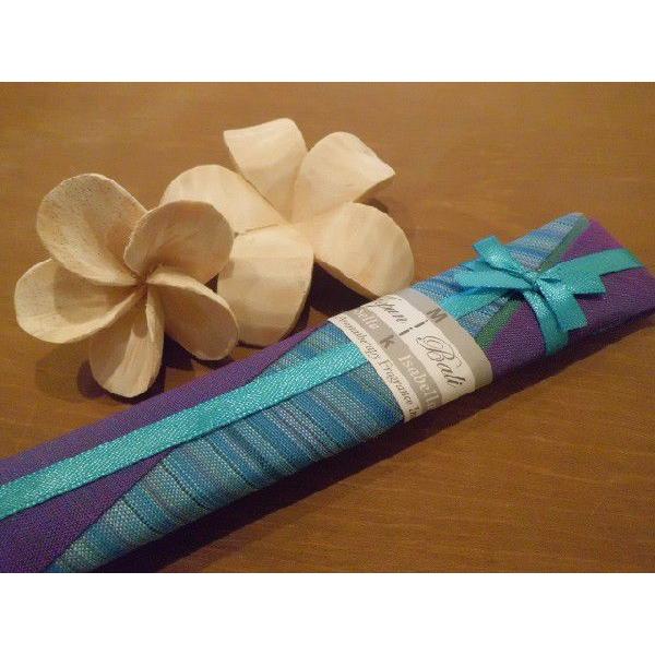 「幻の白いお香」と呼ばれるJEPUN BALIのナチュラルカラーインセンス。イザベラはバラの一種で、鈴のような小さな可愛らしい花を咲かせます。甘くフレッシュでみずみずしい香り。若い女性を中心にとても人気のある香りです。　香りの強さは比較的ハ...