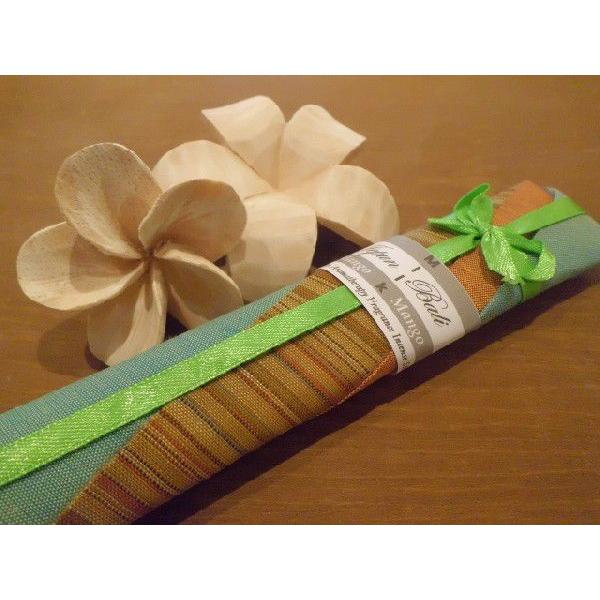 「幻の白いお香」と呼ばれるJEPUN BALIのナチュラルカラーインセンス。南国を代表する果実マンゴー。その甘くジューシーな香りをインセンスにしました。甘さは少し控えめながら、マンゴーのジューシーな香りがやさしくお部屋に広がります。香りの強...