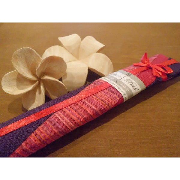 「幻の白いお香」と呼ばれるJEPUN BALIのナチュラルカラーインセンス。「香りの女王」の異名を持つローズ。甘くて深いエレガントな花の香りです。香水や石鹸などでもよく使われており、香りの代表と言ってもいいほどローズは万人に愛されている香り...