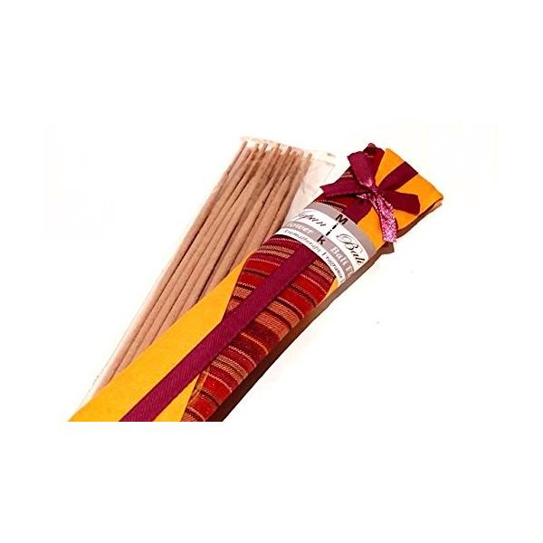 「幻の白いお香」と呼ばれるJEPUN BALIのナチュラルカラーインセンス。JEPUN BALIオリジナルブレンドのフレグランスを使用。春のお花畑にいるような甘い香りです。香りの強さは比較的ハッキリとしていて、男女ともにとても人気です。素材...