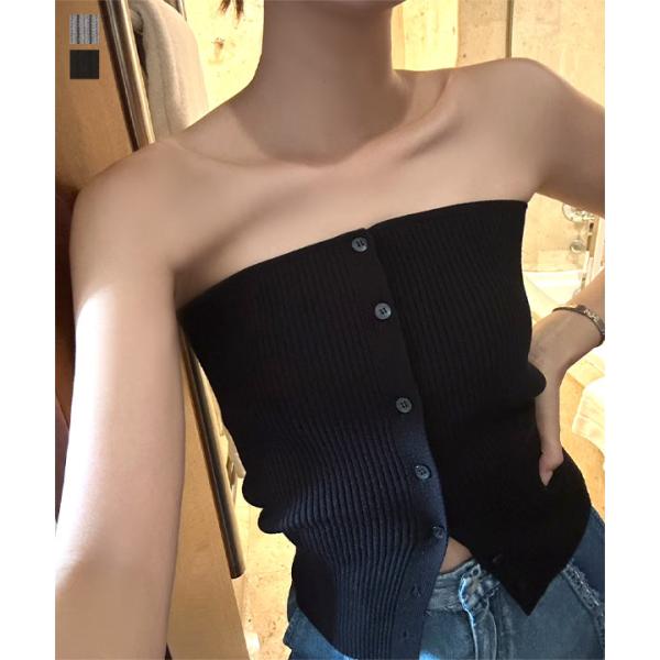 リブニットビスチェシンプルながらも存在感のあるフロントボタンのリブニットビスチェ。ボタンを全部留めることでクラシカルなスタイルに。下の数個を開けてレイヤードスタイルにすると、こなれ感が生まれ、よりリラックスした雰囲気に仕上がります。シアート...