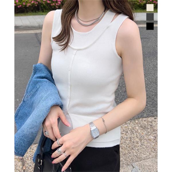 フェイクレイヤードニットタンク重ね着しているように見えるフェイクレイヤードデザインが魅力のニットタンク。フロントのボタンがさりげないアクセントとなり、シンプルながらもおしゃれ見えを実現します。デニムやワイドパンツと合わせてカジュアルダウンは...