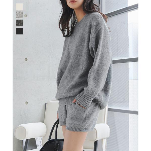 クルーネックニット×ショートパンツ2点セット大人のこなれたカジュアルスタイルに仕立ててくれるニットセットアップ。シンプルなクルーネックニットとショートパンツの2点セットで洗練されたセットアップコーデに。別々使いで幅広く着回せるベーシックデザ...