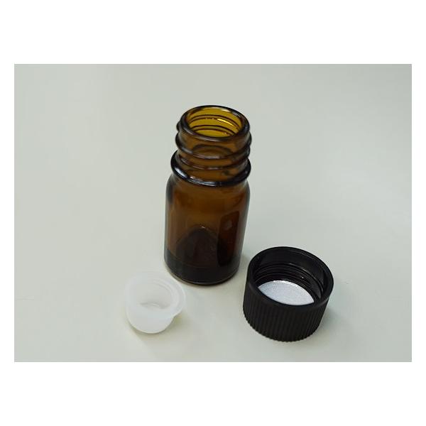 約5ml入る茶色の遮光瓶です。ちいさめのサイズはあまりありませんよね。色々な薬品やアロマオイルの小分けに便利なガラス瓶ですよ！キャップは白と黒からお選びいただけます。オプションで中栓(ポリエチレン製）も付けられます。【商品サイズ】※下記のサ...