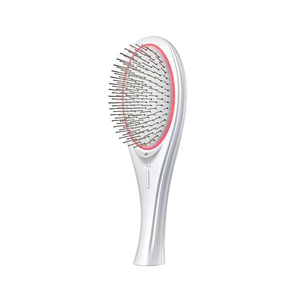 史上初ＥＭＳを搭載したクッションブラシ。146本のピンの柔軟性とクッションの弾力でＥＭＳの電動力がＵＰ。ＥＭＳとマイクロカレントを交互に送り出し、固まりがちな頭皮をめぐらせます。1000万個のマイナスイオンが髪表面を潤いでコーティングします...