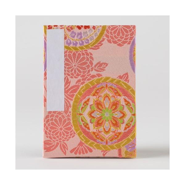 珍しいピンク系金襴を使用したkoshu32の姉妹品、小さな蛇腹タイプで登場です。蛇腹タイプの御朱印帳、本身は48ページ、サイズは11cm x 16cmのお手軽な大きさです。2枚の紙を貼り合わせていますので、墨の裏移りがしにくい仕様になってい...