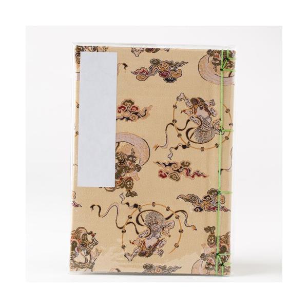 風神雷神を表紙に採用した稀な御朱印帳となります。ただいま京都国立博物館で開催されている「琳派誕生400年記念　琳派　京（みやこ）を彩る」でも話題沸騰の風神雷神柄を再現。1,000年前から天皇陛下にも献上の歴史がある由緒ある紙、日本一の清流「...