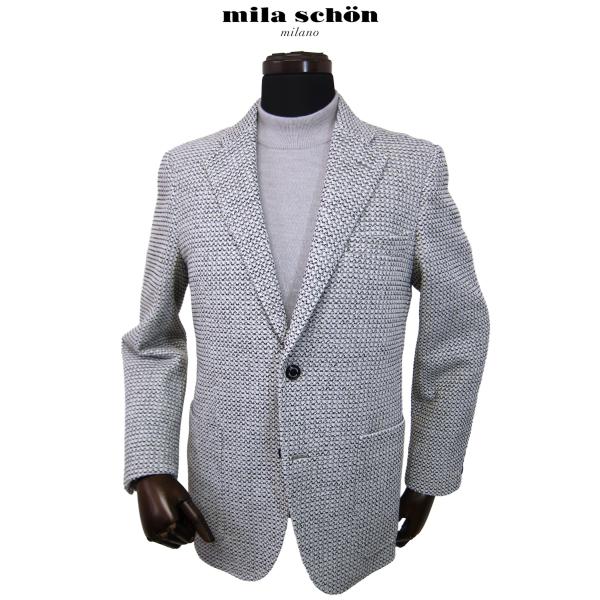 ニットジャージ調のジャケットは、ラフエレガンスに優れた一着。凹凸感のある素材は、粗目の織組織でボリューム感があり、且つ、軽くサックリとした着心地を実現。また、シワにも強いのが嬉しい。一味違った大人のジャケットに仕上がり上品さがあります。軽い...