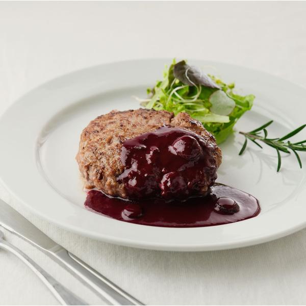 【発売日：2025年03月28日】山口県萩市で生まれ育った長萩和牛を100％使用したハンバーグと、一日一組をフレンチ料理でもてなす「le-sorcier（ルソルシエ）」の橋本シェフが監修した地元山口県産ブルーベリーを使用したブルーベリーソー...