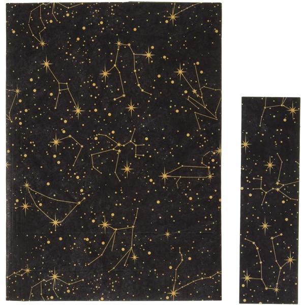 お手持ちの本にあわせて折っていくだけで、様々なサイズの本にぴたりとフィットするブックカバーが完成します。主な本のサイズには折れ筋やガイドの線が入っており大変折りやすくなっています。別の本に付け替えたいときも外して折り直すだけなのでとても簡単...