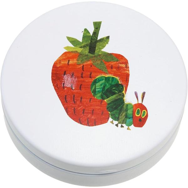 【色彩豊かなエリックカールの絵本「はらぺこあおむし」のイラストが愛らしいステーショナリーシリーズ】エリックカールの絵本「はらぺこあおむし」の円い型の缶入りメモです。カラフルに描かれた可愛いメモは2種類のデザインで、メッセージを書きやすい横罫...