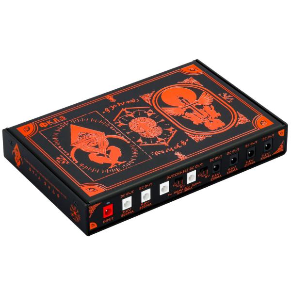 筐体をペダルライザーとして使用可能なパワーサプライです。アーティスト高松浩史様(THE NOVEMBERS)による「ペダルライザー型のパワーサプライがあれば」というアイディアをブラッシュアップし、独自のパワーサプライに仕上げました。全ポート...