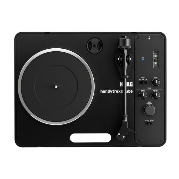 handytraxx tubeは、多くの人々がスマートフォンとワイヤレス・イヤフォンを使って音楽を聴く今だからこそ、時代や好みを超えて愛されているアナログ・サウンドの魅力を伝えるために、時代に合ったスタイルで昇華したものとなっています。ステ...