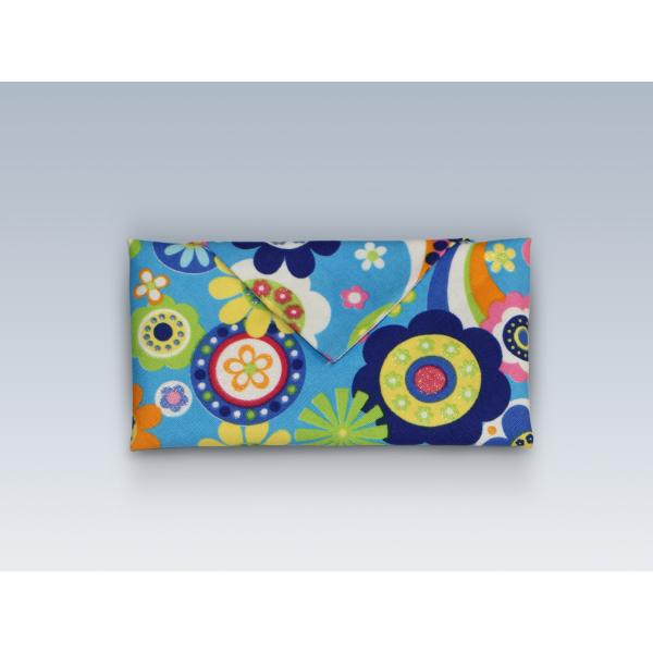 ■小サイズの花柄念珠ケース!!■3色のカラーをご用意致しました。■小サイズの経本と御念珠が一緒に入れられます。※こちらの商品はメール便にて商品を発送致します。※商品の数や種類によっては宅配便になることがございますので予めご了承下さい。