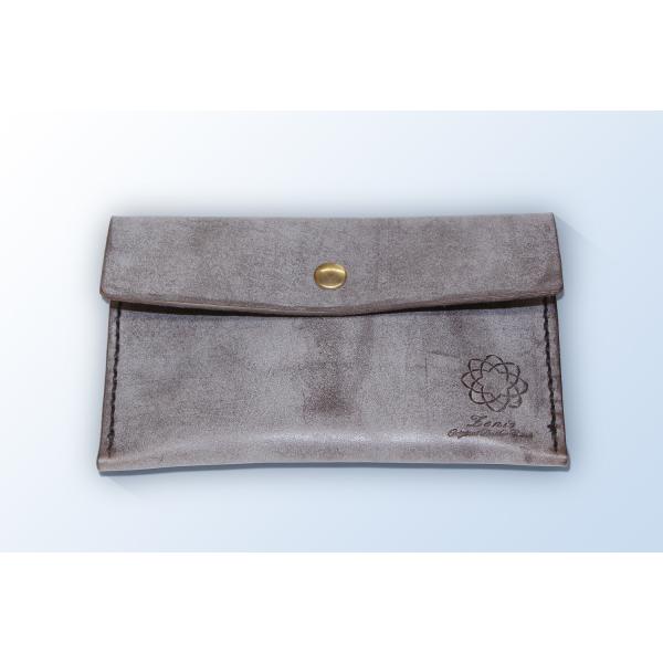 ■ボタン式で止めることが出来ます。■小サイズのお経本とお念珠がゆったりと収納可能です。■念珠ケースは小サイズと大サイズがございます。■機能性も重視しており、出し入れがしやすくなっております。■念珠ケースの右下部分にはおしゃれな八葉マークのロ...