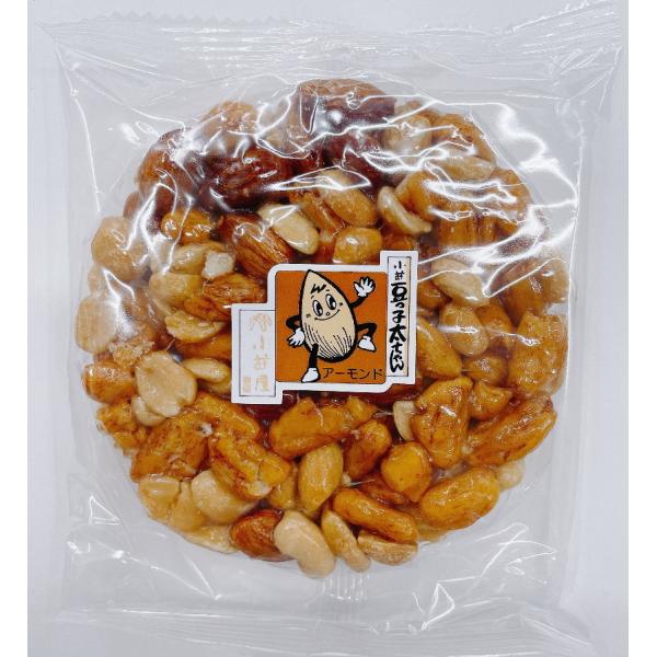 ピリ辛の柿の種とピーナッツを水あめでからめました。アーモンド入り。ボリュームたっぷり。