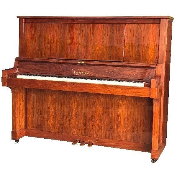 ※レンタルピアノは現在関東圏内（一都六県）のみで実施しているサービスとなります。その他の地域のお客様はご注文前にご相談ください。◆高さ131ｃｍ／間口153ｃｍ／奥行65ｃｍ ■ローズウッド艶出し仕上げ（全塗装）■グランド式譜面台■トーンエ...