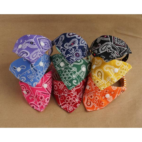 猫さんの首輪用のバンダナです。文字通りの定番バンダナ柄のバンダナ♪柄は一点一点異なります。全９色ありますので、同居猫さん同士の色違いなども選びやすいです★★１点１点、柄の出方が異なります。見本とまったく同じものはありません。★【バンダナのみ...