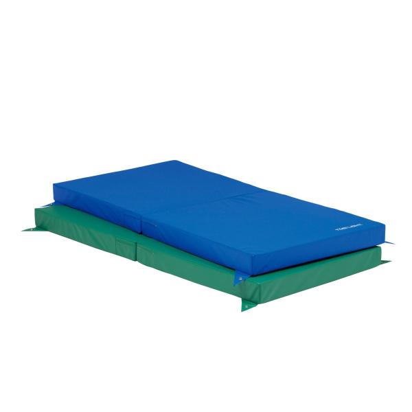 鉄棒用下敷マットSE120商品説明着地時・落下時の衝撃を緩和する鉄棒用下敷マット。全品防水生地使用本体サイズ幅120×長さ180×厚さ10cm重量10kg素材・材質外被:ターポリン、芯材:ポリエチレンフォーム、ウレタンフォーム機能-付属品杭...