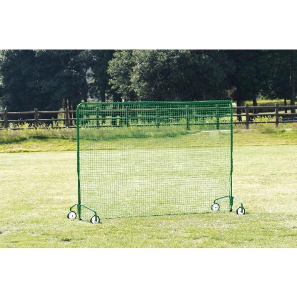 ●高さ2m×幅3m×奥行0.9m●重量17?●ネット：ポリエチレン440T／45本・37.5?目●枠27.2?スチール丸パイプ●180?プラホイールタイヤ付●組立式※当店は三和体育製販株式会社の正規販売代理店につきインボイス対応可能です。※...