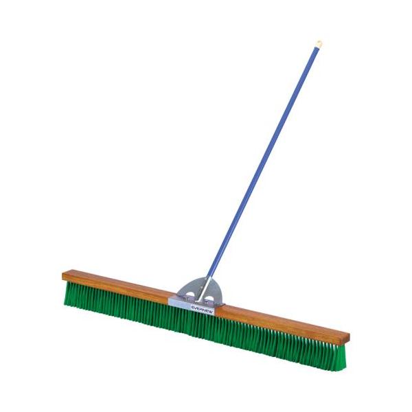 ●サイズ＝長さ152cm×幅120cm●1本●自重＝5kg●毛長＝11cm●材質＝ブラシ：PVC、柄：スチール●日本製※長時間の炎天下、雨ざらしでの放置は、木製部分の劣化を早める原因となりますので、器具庫などへの保管をお勧めいたします。※当...