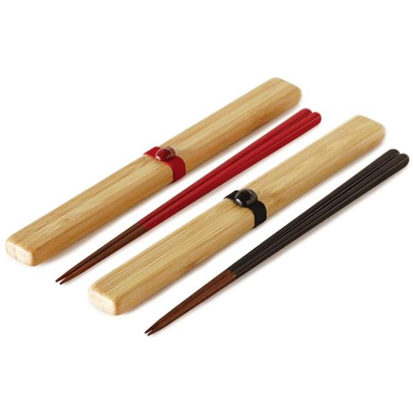 竹の集成材を使用した箸ケースと竹箸のセット。ウレタン塗装を施しているためお手入れが簡単！毎日のお弁当を楽しくさせてくれるアイテムです。集成材の積み重なった竹の模様が美しく、優しい手触りの箸ケースは少し丸みを帯びたムダのないフォルム。スリムで...