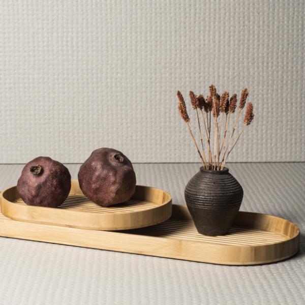 ■サイズ(約)W50.8×D16.8×H2.5cm■カラーナチュラル■材質 / 仕上げ竹集成材 / ウレタン塗装■内容トレイ×１枚専用ボックス入り竹の集成材を使用したロングトレーです。アクセサリーや時計、メガネ等の小物置きとして、リビングボ...