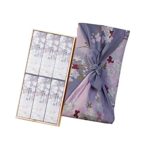 けむり極少、やさしい桜の香り。桜皮ポリフェノール、孟宗竹炭、植物エキス配合。多くの人に愛され、そして多くの人を癒してきた「淡墨の桜」。その限りない、優しさと包容力をイメージしたお線香を、宇野千代ブランドの風呂敷で包みました。お盆、新盆見舞い...