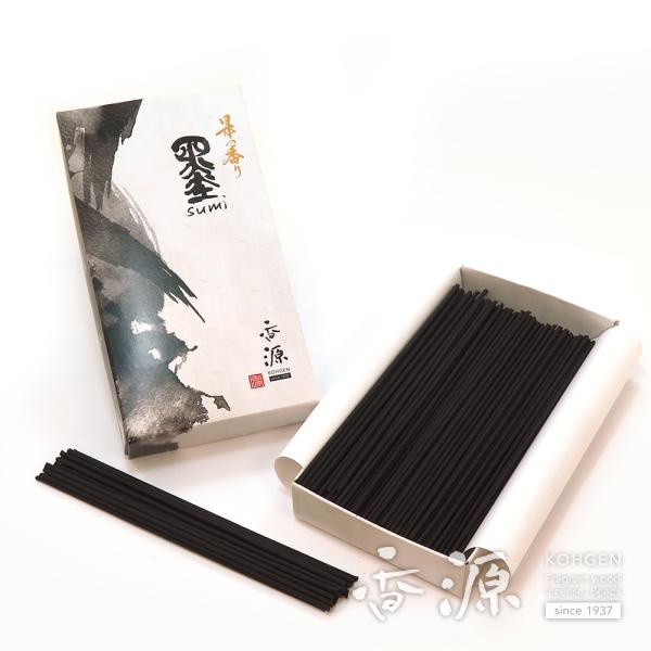 お香の種類：短寸線香メーカー：香源香りの系統：書道の墨をイメージした香りお香のサイズ（約）：13.5cm燃焼時間（約）：30分内容量（約）：250本（90g）パッケージ：紙箱商品サイズ（約）：15×8×2.5cm