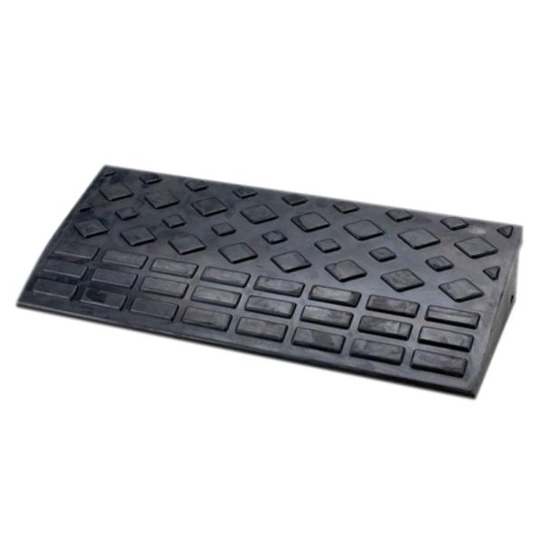 ◇◇ 【特長】 ●ゴム製なのでずれにくく、音も静か！ 【仕様】 ●材質：再生ゴム ●段差10cm用 ●ボルトでの連結可能 ●2t以上の車両は通行禁止 ●付属品：連結ボルト（1本/規格M8*85mm）、ワッシャ2本 ●サイズ（約）：590×2...