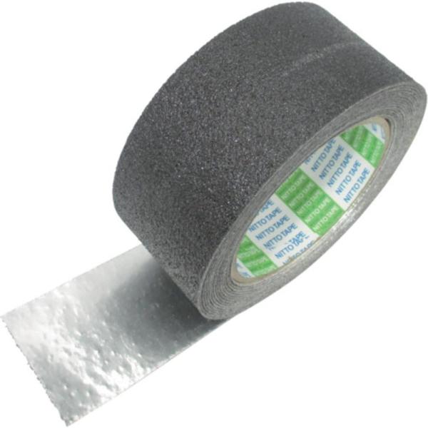 ◇◇ 階段、スロープなどの滑りやすい箇所や危険を伴う作業場でのスリップを防ぐテープです。 【特長】 ●階段、スロープなどの滑りやすい箇所や危険を伴う作業場でのスリップを防ぐテープです。 ●アルミ基材なので、凹凸面に追従します。 ●優れた耐久...