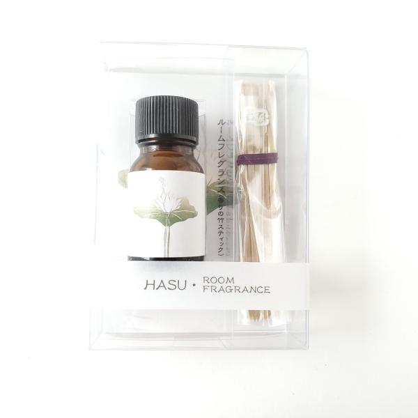 四季折々の和のモチーフを香りと版画で表現しました。ハスの花を想わせる瑞瑞しいやさしい香りです。瑞瑞しい香り。ミニサイズのディフューザーなのでお部屋の様々な場所でお使いいただけます。■商品詳細メーカー：香彩堂香り系統：フローラル系パッケージ：...