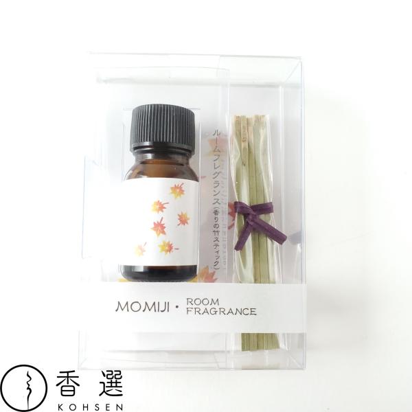 四季折々の和のモチーフを香りと版画で表現しました。秋を連想させるようなオータムノートに爽やかなシトラスを加えた香りです。ミニサイズのディフューザーなのでお部屋の様々な場所でお使いいただけます。■商品詳細メーカー：香彩堂香り系統：ムスキーシト...