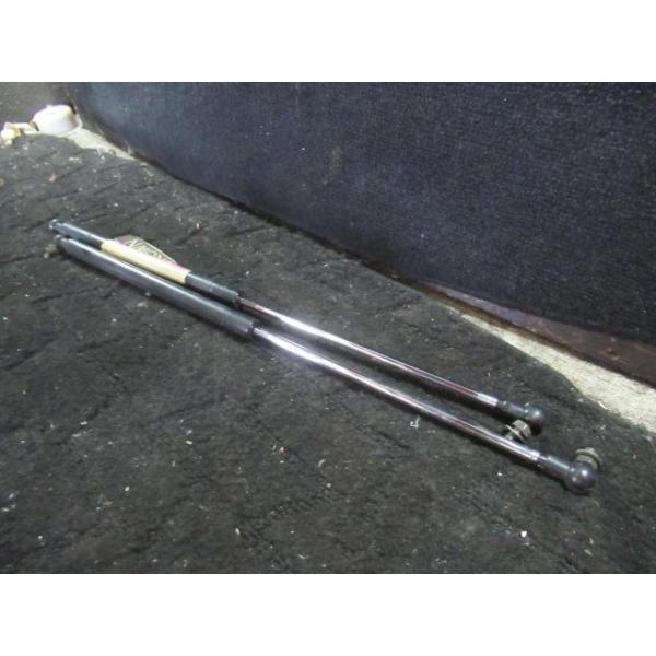 **** 商品説明を必ずご確認ください ****部品管理番号：000059231E10510部品メーカー：KYB部品名：フードダンパー部品区分：リサイクル品車名：クラウン車両タイプ名：ステーションワゴン通称型式：JZS175WAWAXH認定...