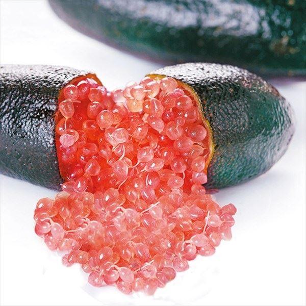 ●商品情報：バイロンサンライズは黒色の果皮の中には、濃い赤色の果肉がギッシリ。果長6〜8cm。【フィンガーライム】オーストラリア原産の香酸カンキツ。 果肉が粒々として魚卵のような形をしていることから、「森のキャビア」「フルーツキャビア」など...