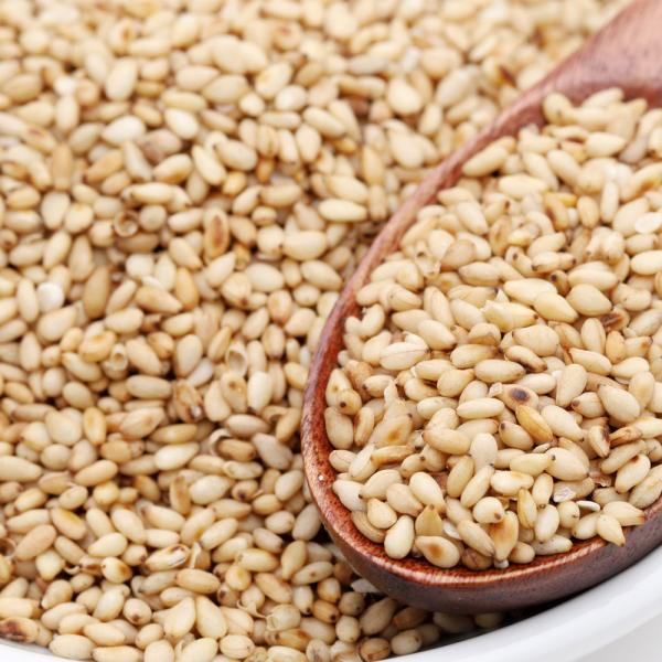 ●商品情報：ミネラル豊富で、毎日の食卓に大活躍！ 自家製炒りゴマは香り高く絶品です。土地質選ばず、育てやすい。●お届け状態：種子●播種目安：100〜200ml/1a※1a=100平方メートル●備考：播種や植え付け後の栽培条件、天候等によりそ...