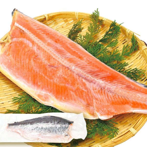 ●商品情報：上質の脂がのった銀鮭を定塩加工で漬け込んだ半身フィレ。ほどよい甘塩仕立てで、焼鮭はふっくらジューシー！塩分約3%、この商品は皮・骨がついています。●内容量：１袋1kg入り●原産国：チリ（養殖）●賞味期間：6か月（冷凍）●配送温度...