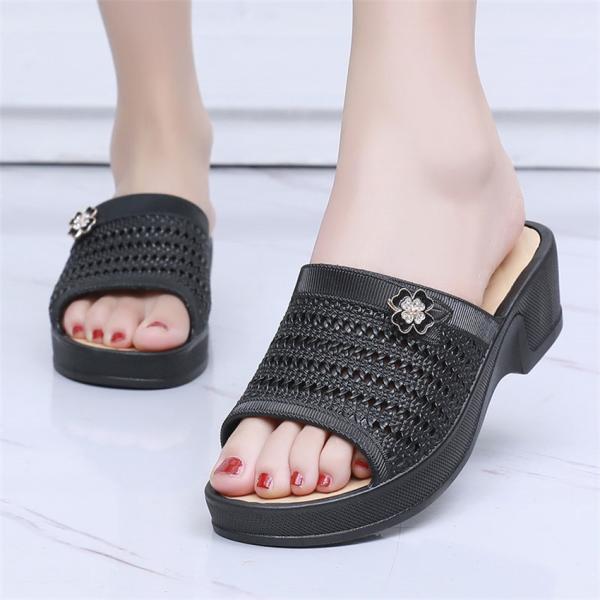 ☆新品・NEW ARRIVAL♪◆サイズ　22.5/23/23.5/24/24.5　ヒール:4.5cm◆素材　PVC、その他※お品物の色合いは撮影環境、PCパソコンの環境により、若干異なる場合がございます。※商品製造上、細かな傷、汚れが発生...