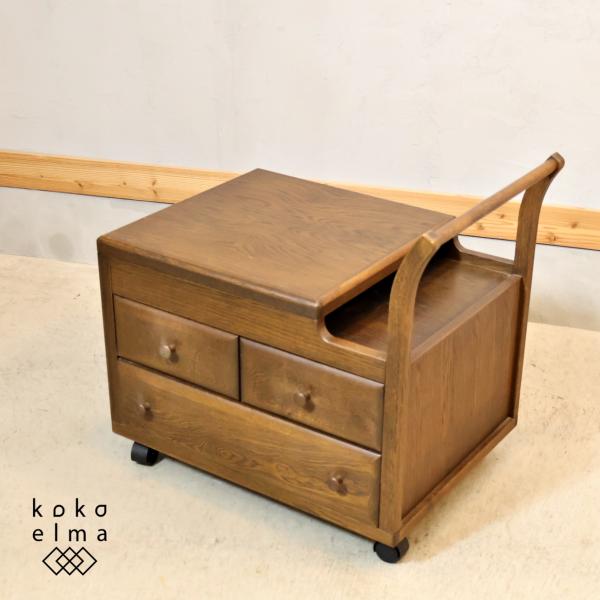 ノスタルジック漂うレトロなオーク材 ソーイングワゴンです。コンパクトなサイズ感ですが引き出し3杯と天板面の小物置きがあり使い勝手も良く、ソファやデスク横のちょっとしたサイドテーブルとしてもオススメ??