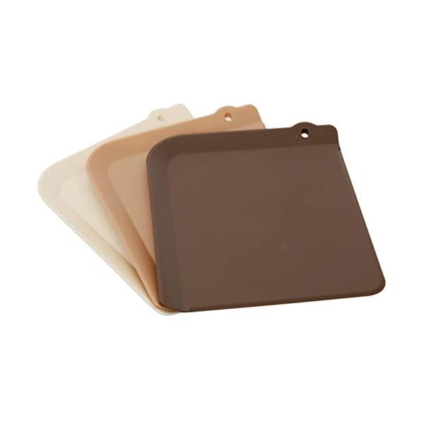 3色/長さ16.5 x 幅14.5 cm/L-010・PatternName:まな板・パッケージ個数:1・サイズ:16.5×14.5×0.2cm・材質:ポリプロピレン・無機系銀イオン(抗菌剤)・原産国:日本